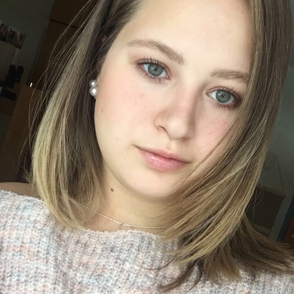 Fallyn's Closet (@fallyn_roberts) | Poshmark